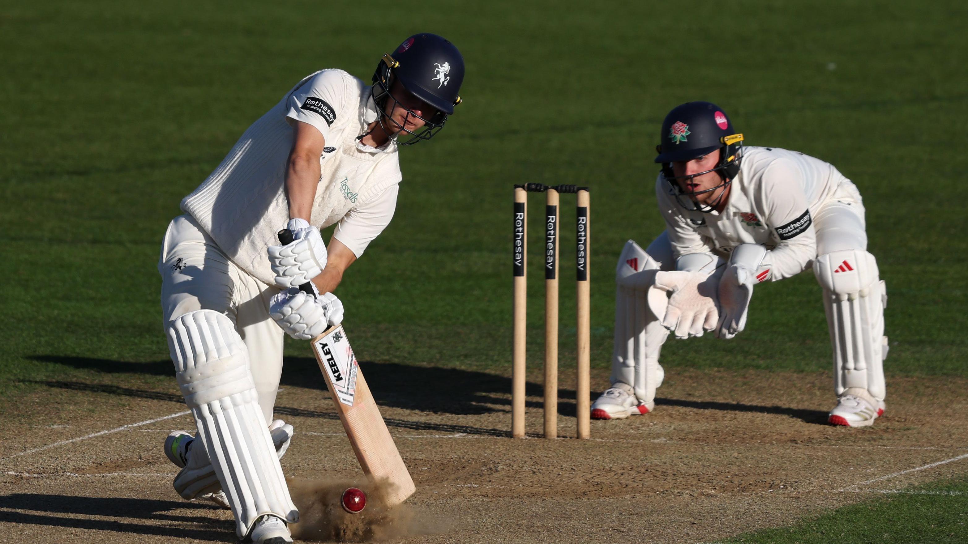 Late runs give Kent advantage over Lancashire