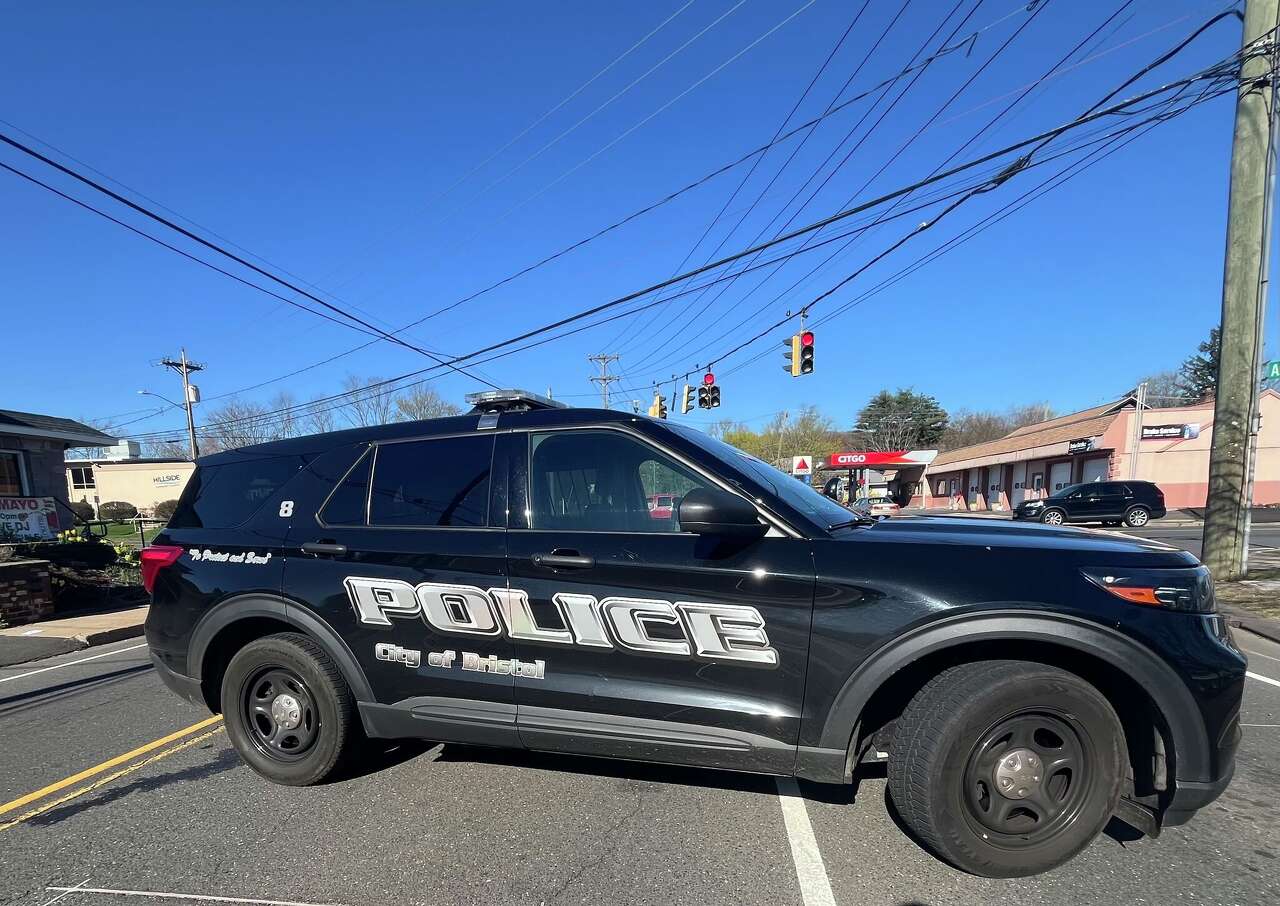 Thieves with hammer target Bristol jewelry store in smash-and-grab ...