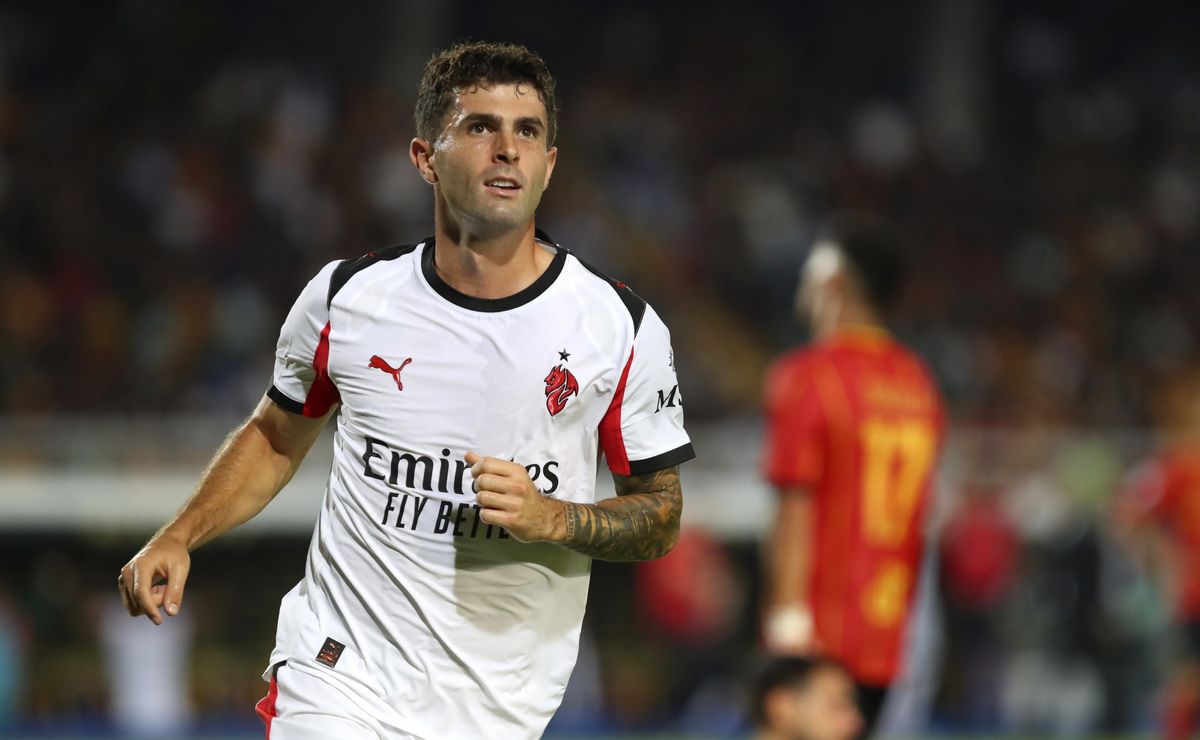 Milan fans crown Christian Pulisic after stunning Bari goal from ...