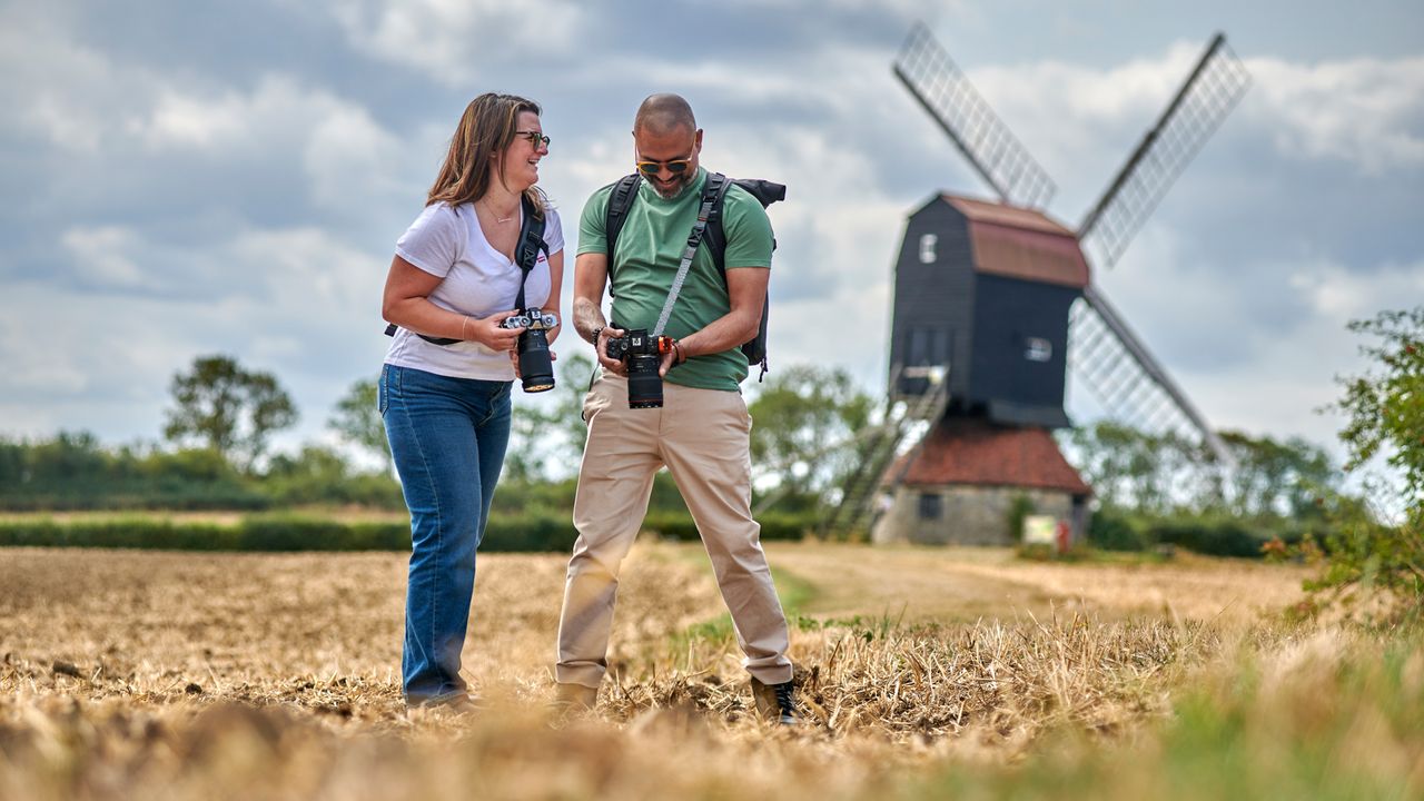 3 Legged Thing launches innovative Axis camera strap system on Kickstarter