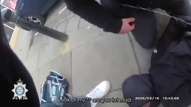 Gang of masked phone thieves burst into O2 store in violent high street ...