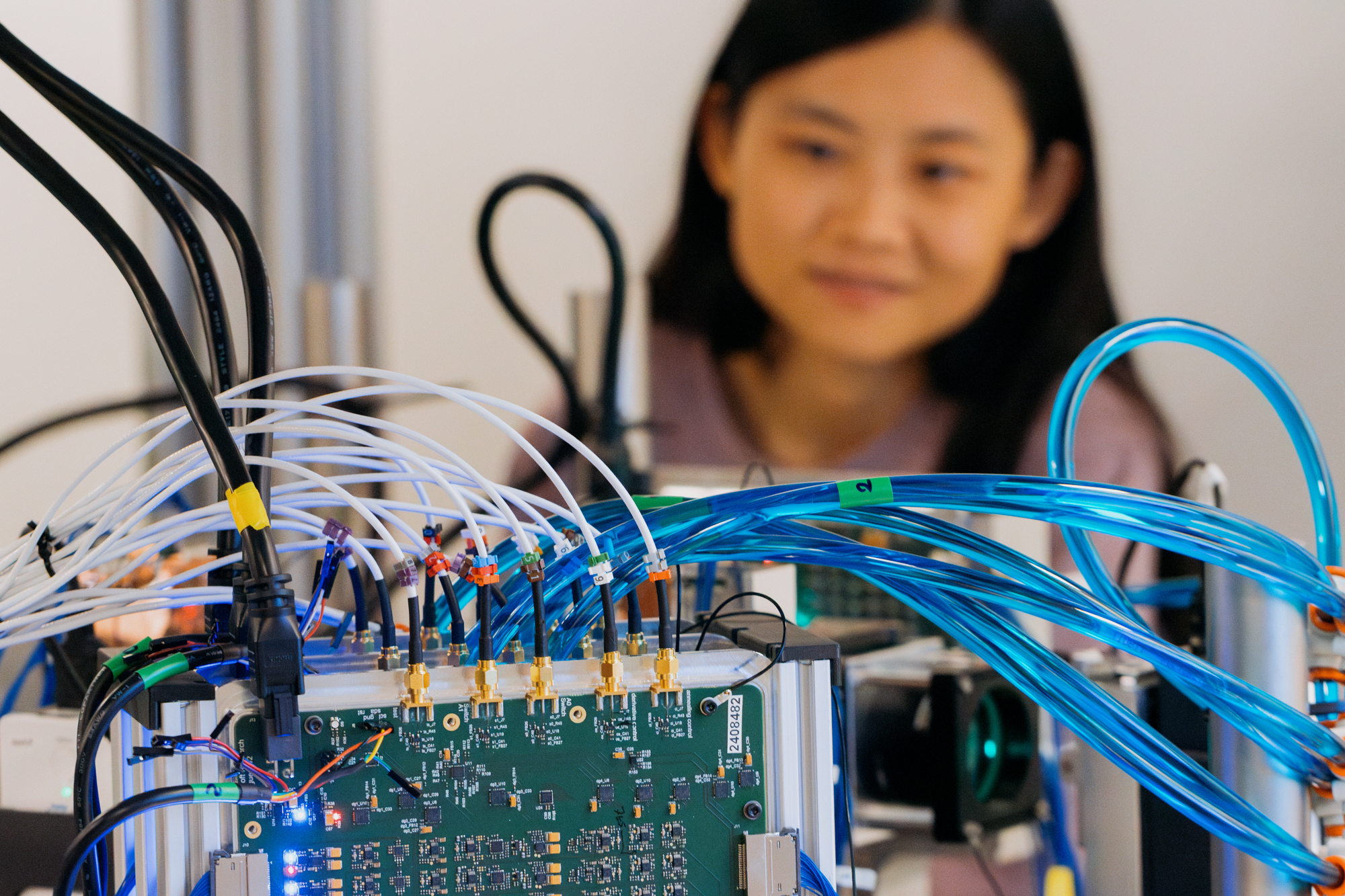 Microsoft's new light-based computer inspired by 80-year-old technology — it could make AI 100 ...