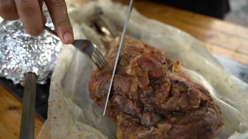 Roasting leg of lamb in a special way