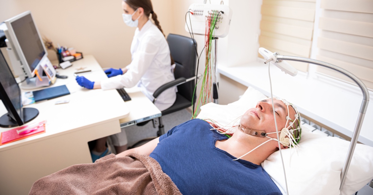 What Is The “Spoon Test” And Can It Really Tell You If You Have A Sleep ...