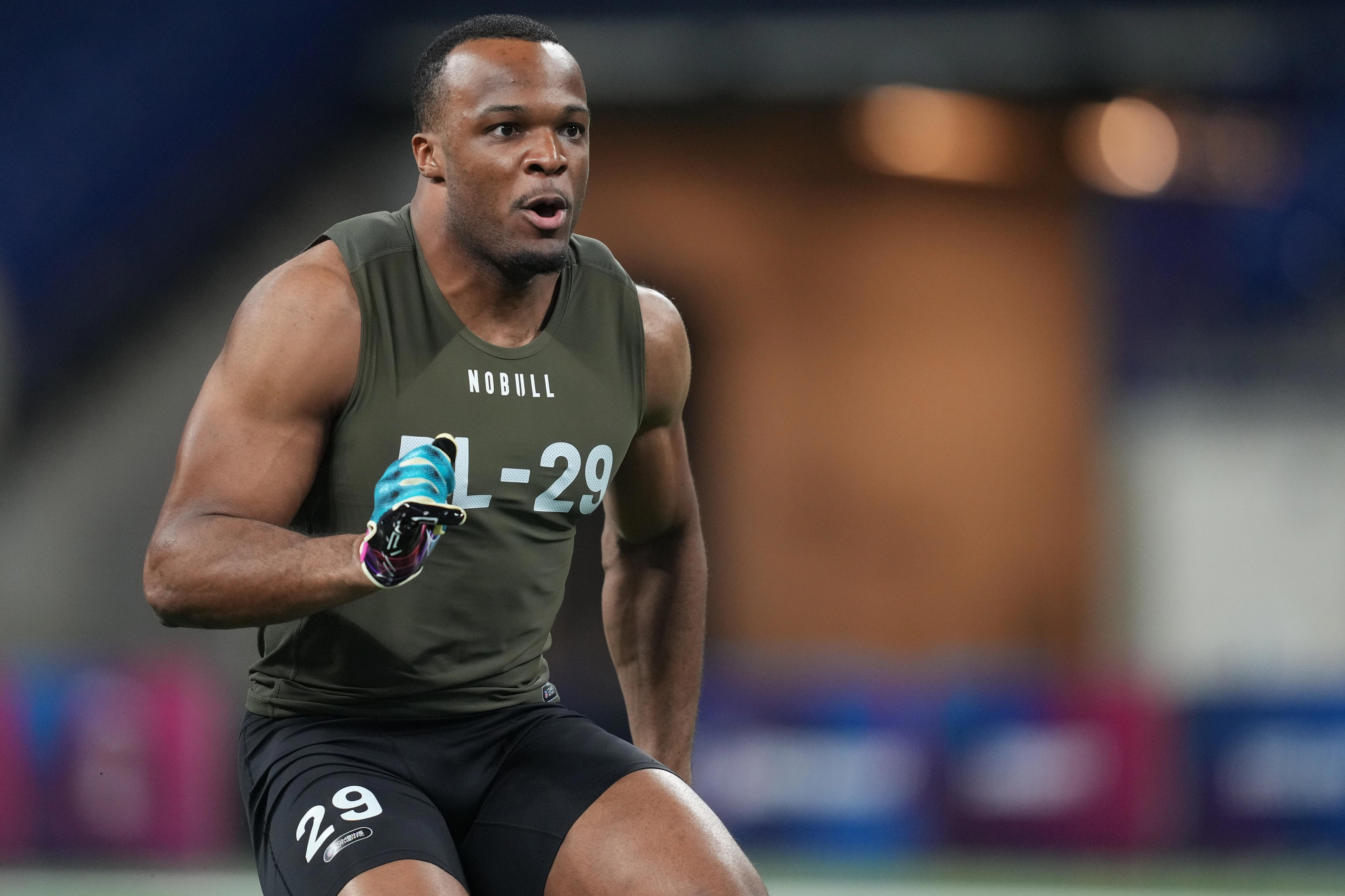 Former Notre Dame defensive lineman Isaiah Foskey is close to finding a ...