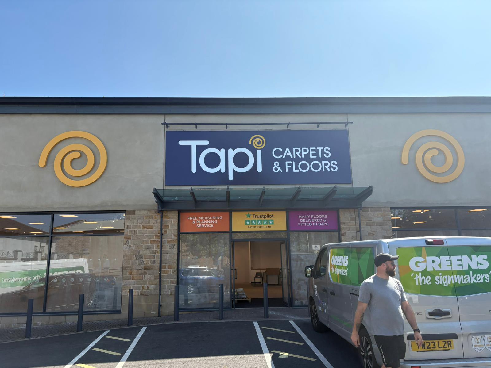 Abbey Retail Park: Tapi Carpets & Floors opens new Kirkstall, Leeds ...