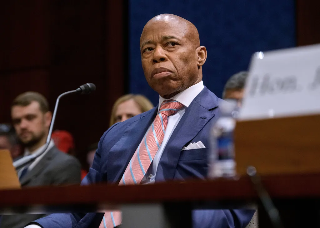 Eric Adams slammed for 'pulling the rug' on new NYC crypto coin ...