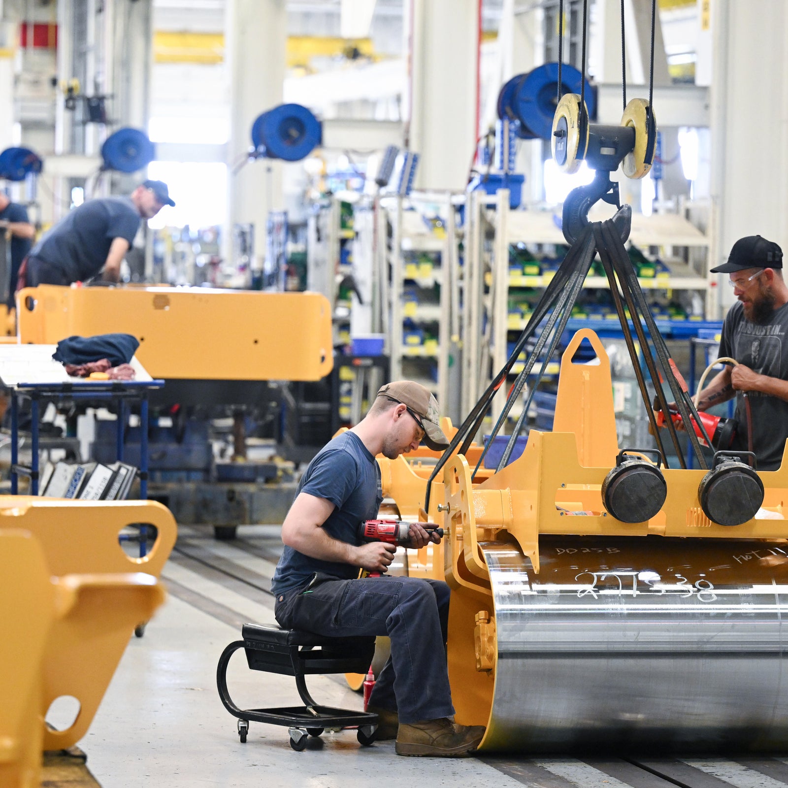 The U.S. has lost thousands of manufacturing jobs this year, analysis finds