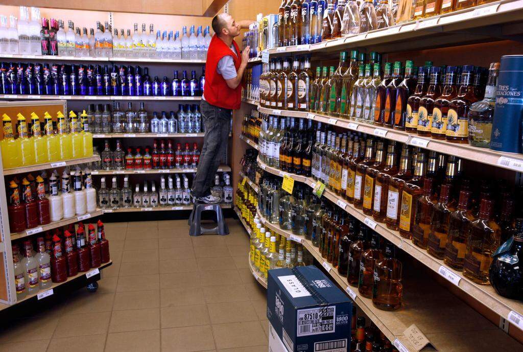 When are ABC liquor stores in the Triangle open and closed for Christmas?