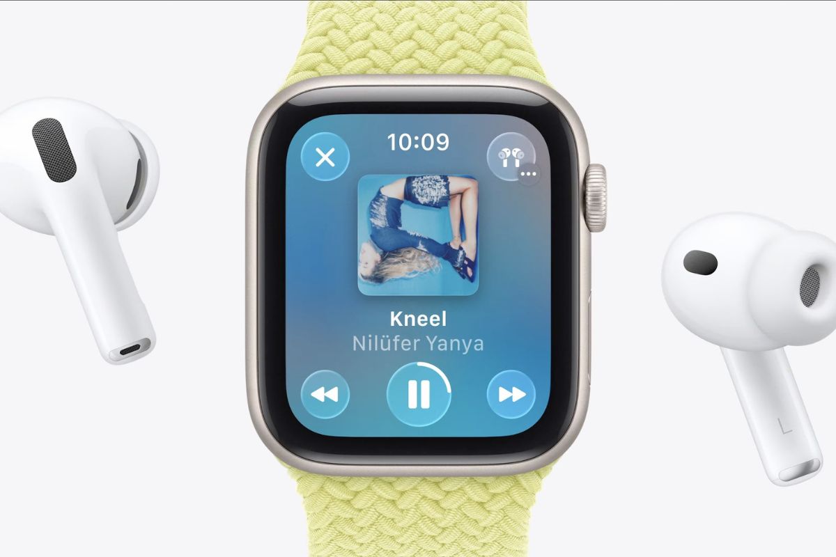 Apple Just Released the 2025 Watch SE 3 With Gestures, Always-On ...