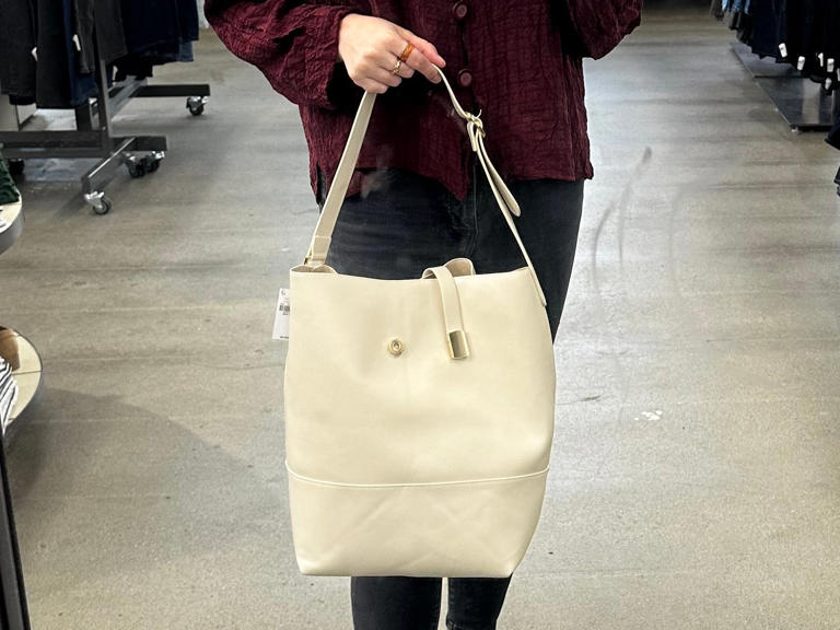 I shopped Old Navy's highly anticipated purse line. I'd only buy 1 bag ...