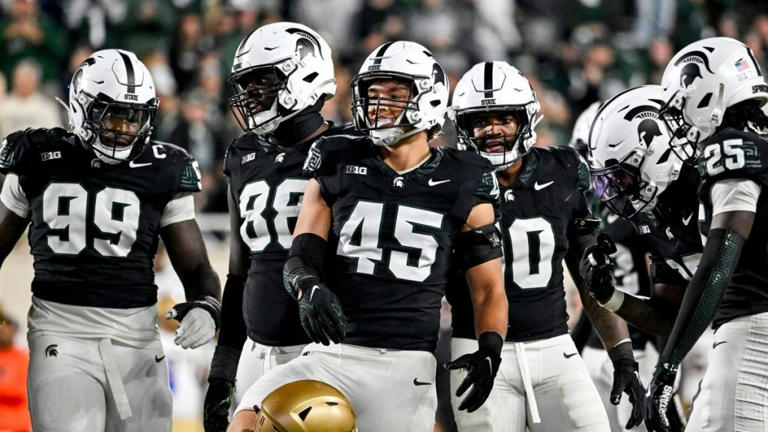 Fox Schedules Michigan State for 11 p.m. ET Kickoff vs. USC