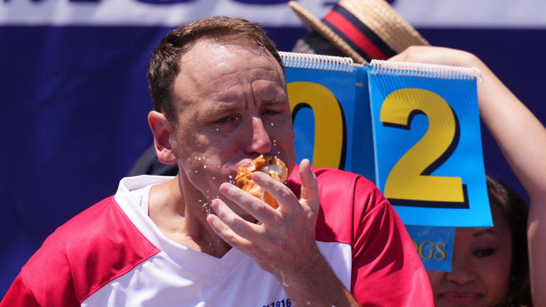 Joey Chestnut to attempt new eating record at Giants-Dodgers game