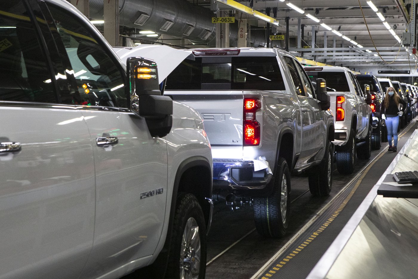GM Canada says shift cut at Oshawa Plant now to take effect early next year