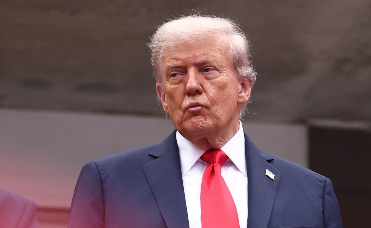 Trump asks authorities to "show names, faces" of immigrants amid crackdown
