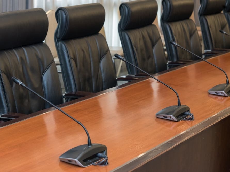 VVSD Board Completes First Round Of Interviews For Next Superintendent