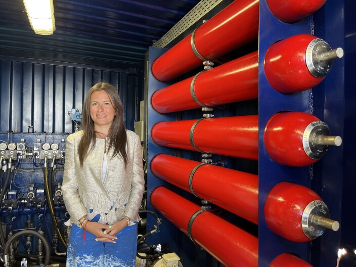 Pilot project at Port of LA generates clean energy using the ocean's waves