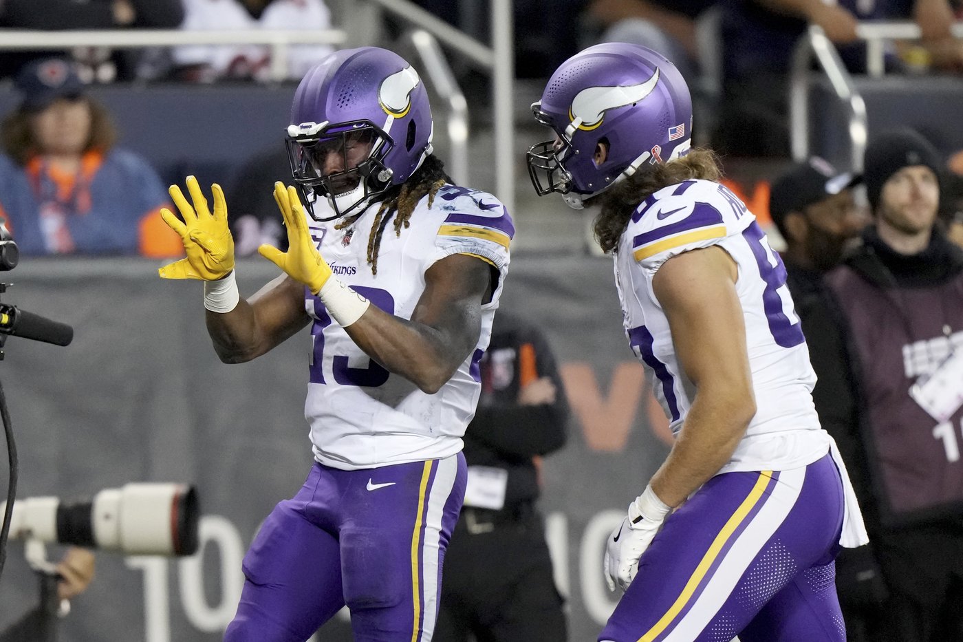 Vikings put RB Aaron Jones on IR with hamstring injury that will ...