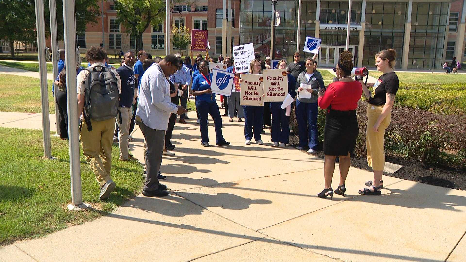 BCCC unionized faculty members rally for new contract