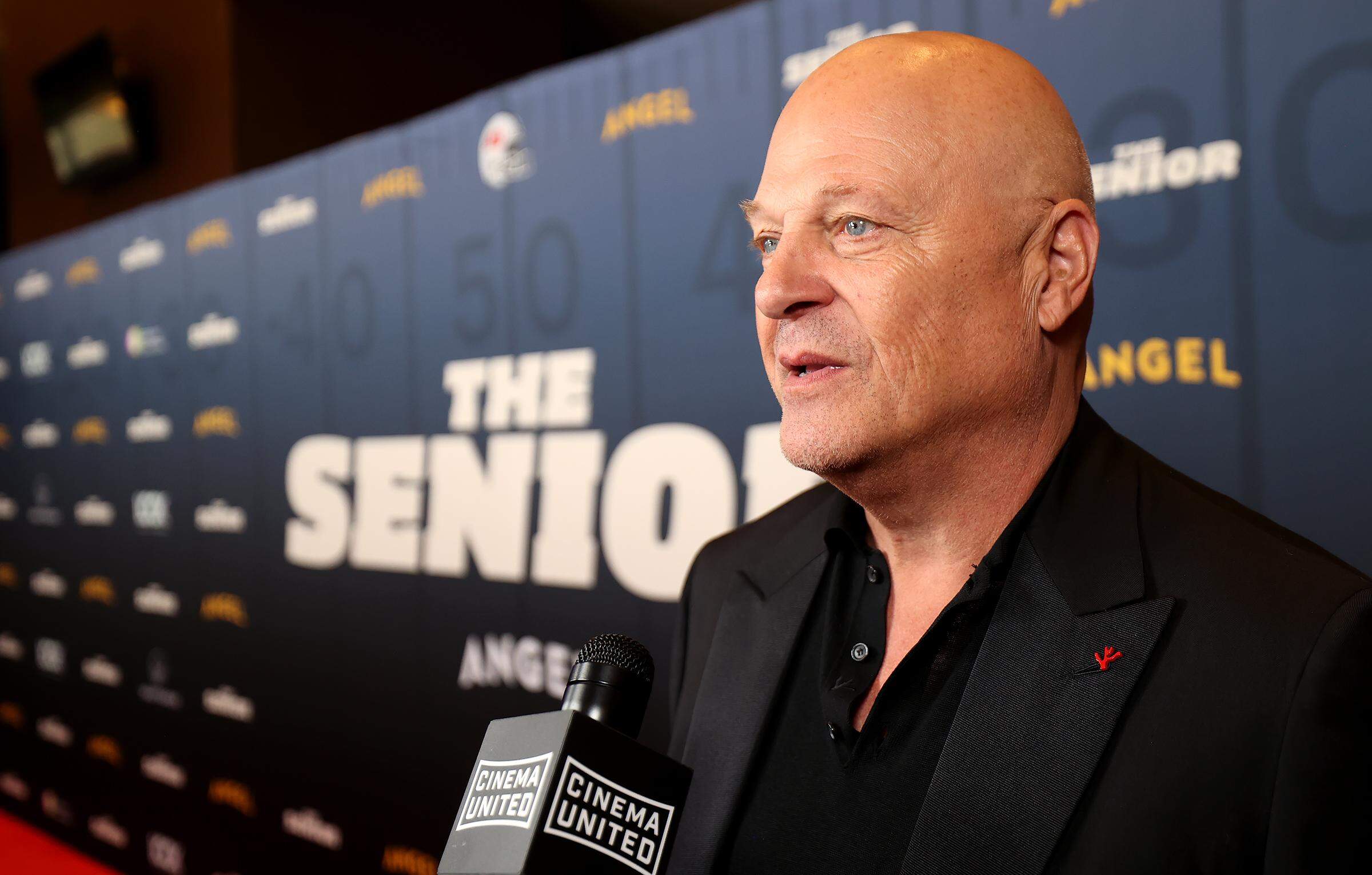 Michael Chiklis, Mike Flynt discuss playing football at 59 in ‘The Senior'