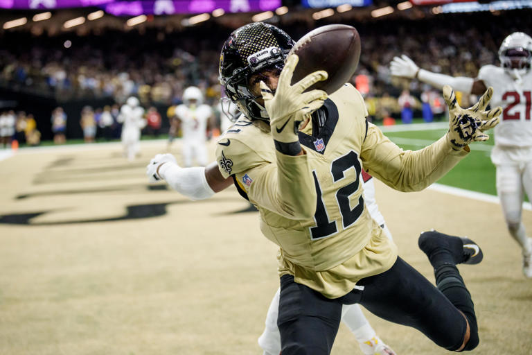 NFL receiving yardage leaders entering Week 17