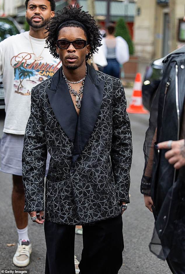 Pop singer D4vd cooperating with police after dead body found inside ...