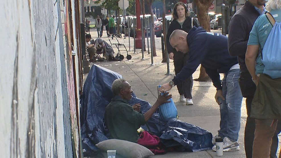Portland homeless outreach program starts by learning names
