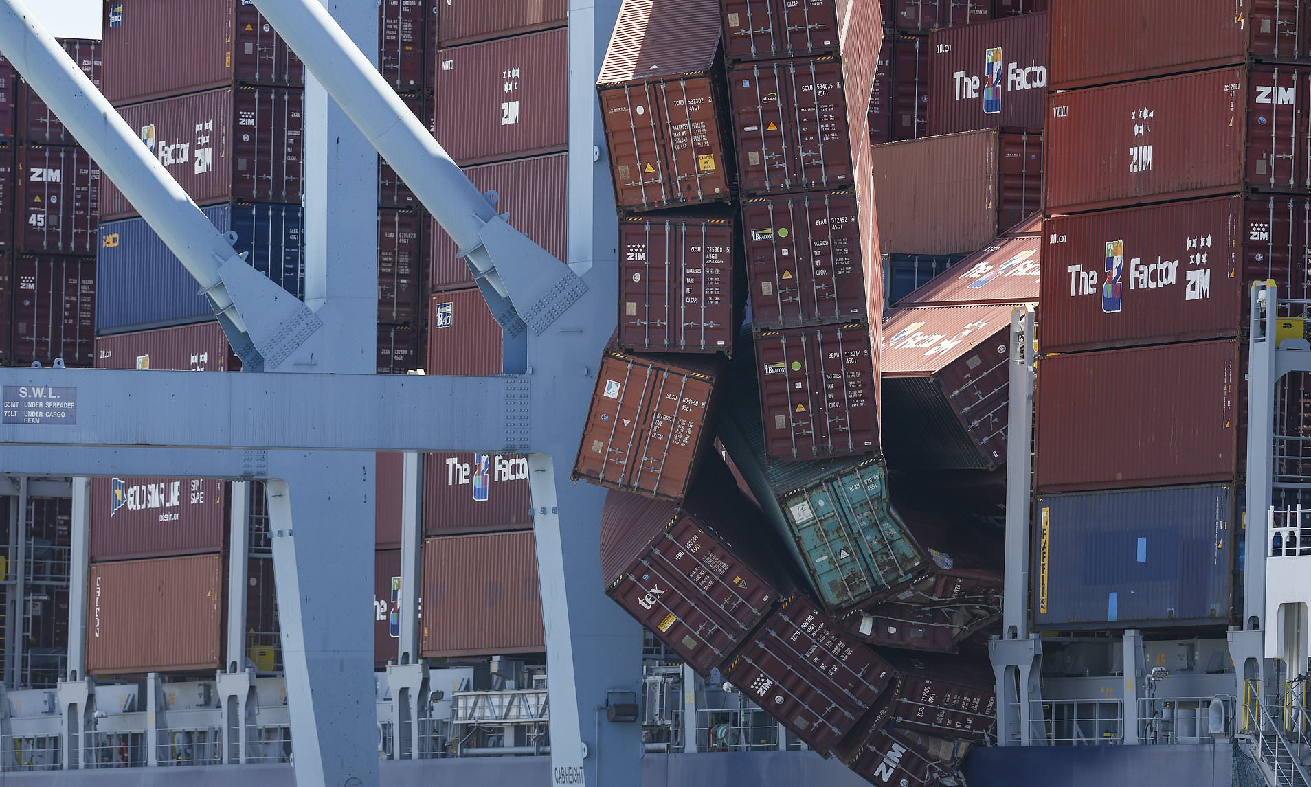 Chaos at massive cargo port in Los Angeles as dozens of shipping ...