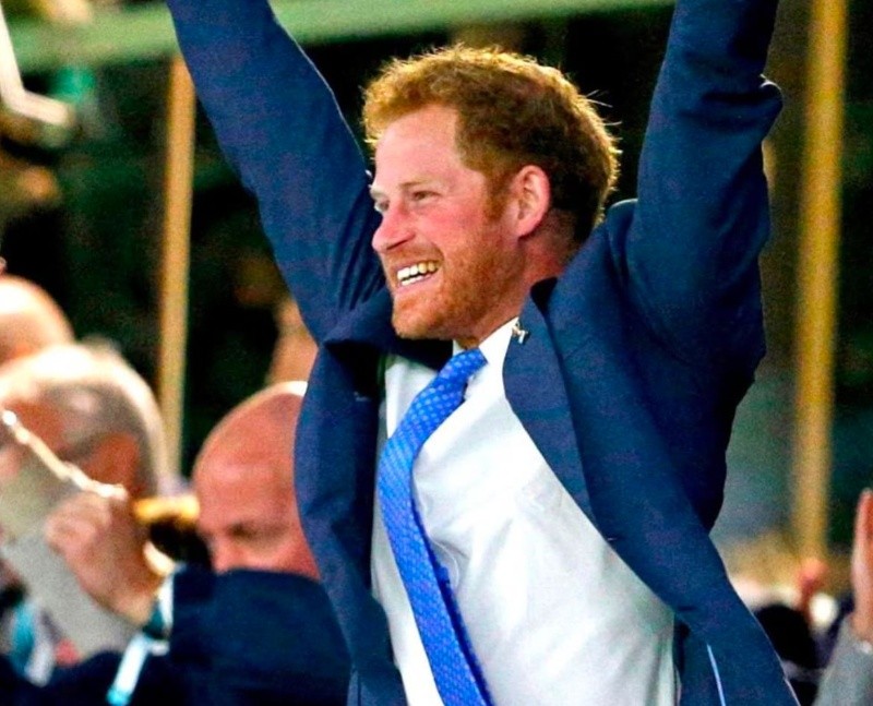 El príncipe Harry en Windsor: Ofrenda floral y la sombra de una posible ...