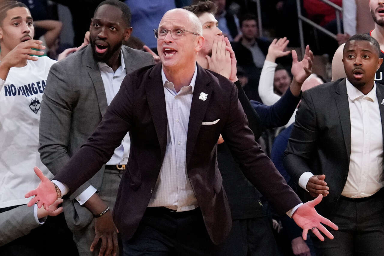 UConn AD David Benedict speaks about head coach Dan Hurley's upcoming book