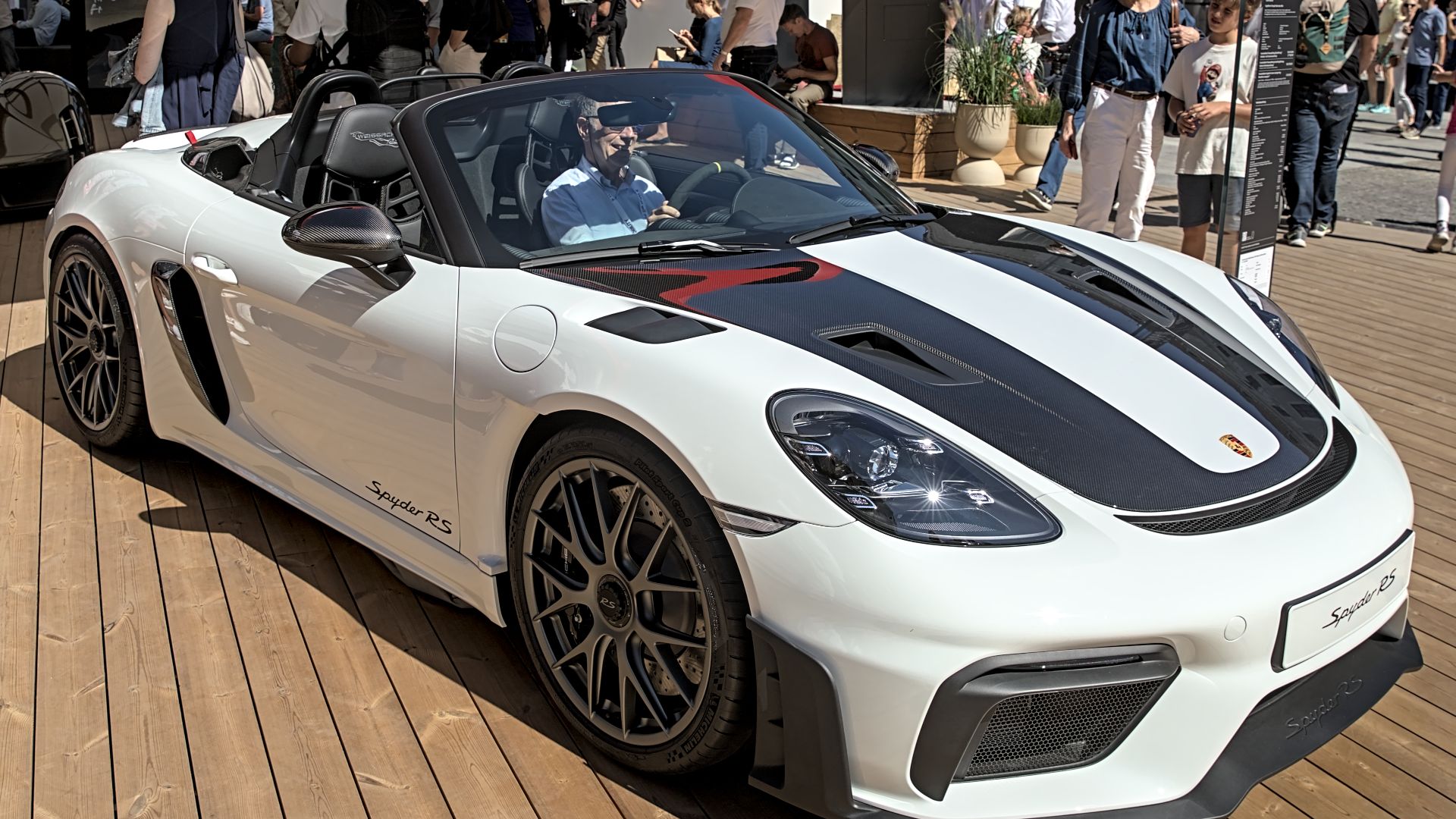 10 Roadsters We All Love & 10 That Are Complete Duds