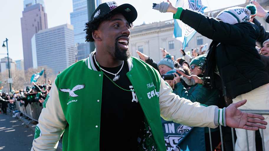 Traded Eagle Thomas Booker Turns Heads in Debut for Raiders