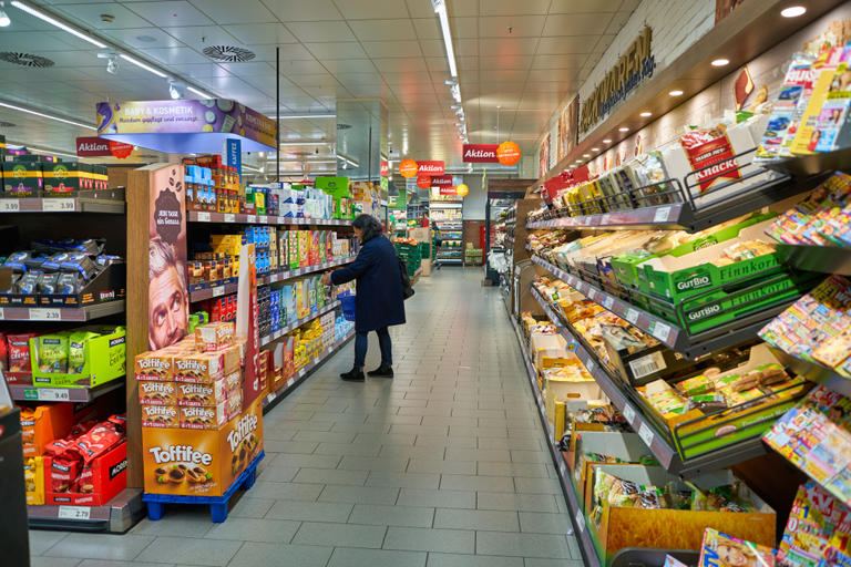 15 honest downsides of shopping at Aldi you should know