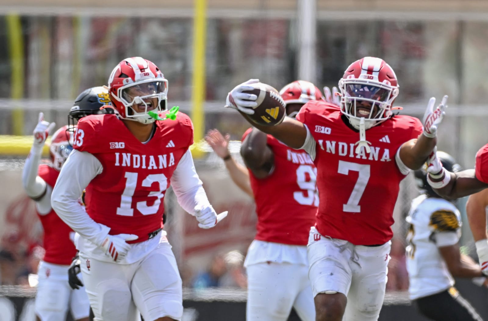 Louis Moore to remain eligible through Week 4 after legal agreement reached