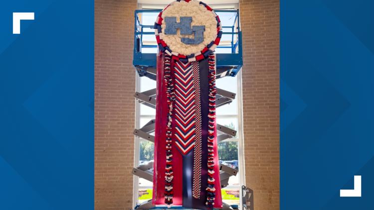 Mum's the word | Hardin-Jefferson High School students create 14-foot ...