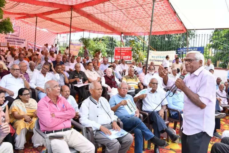 Varsity pensioners stage protest over treasury payments