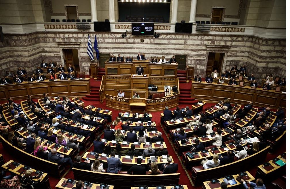 Βουλή: Εγκρίθηκε το νομοσχέδιο για την κοινωνική αντιπαροχή και την ...