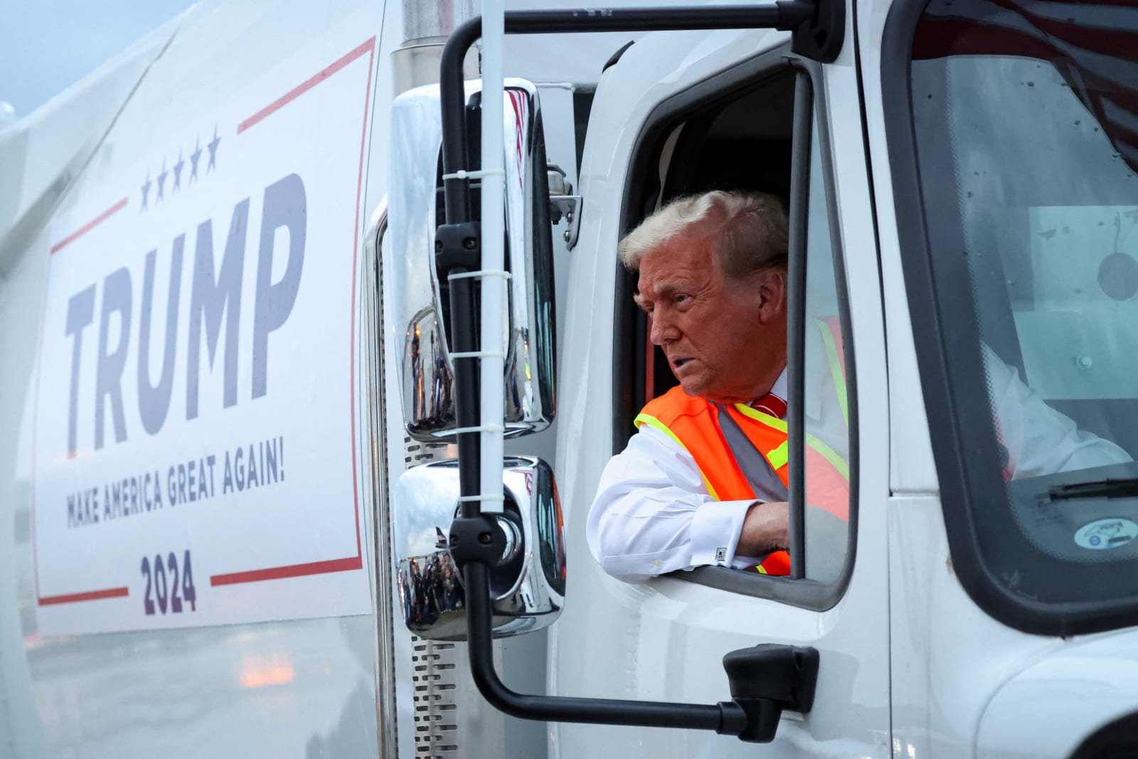 Trump's promised 'boom' is 'not happening' — and tariff impact is ...