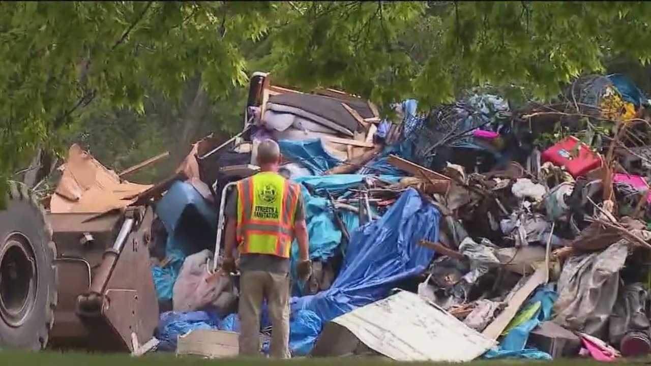 Homeless encampment on Chicago's North Side cleared after fires, safety ...