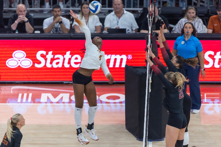 Two Texas Longhorn volleyball players awarded SEC weekly honors