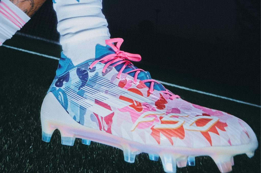 adidas x BAPE: fusión entre fútbol y moda urbana.