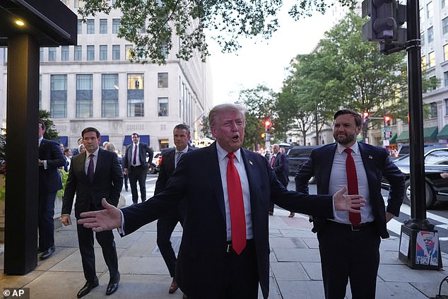 Trump FINALLY eats at a D.C. restaurant he doesn't own
