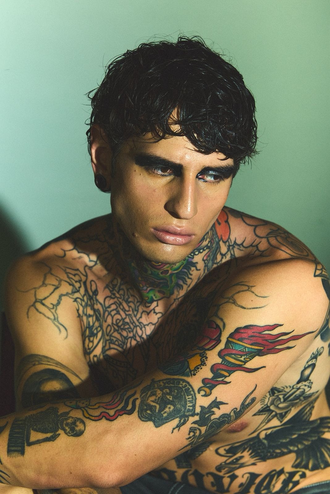 Strokes that blend and break stereotypes