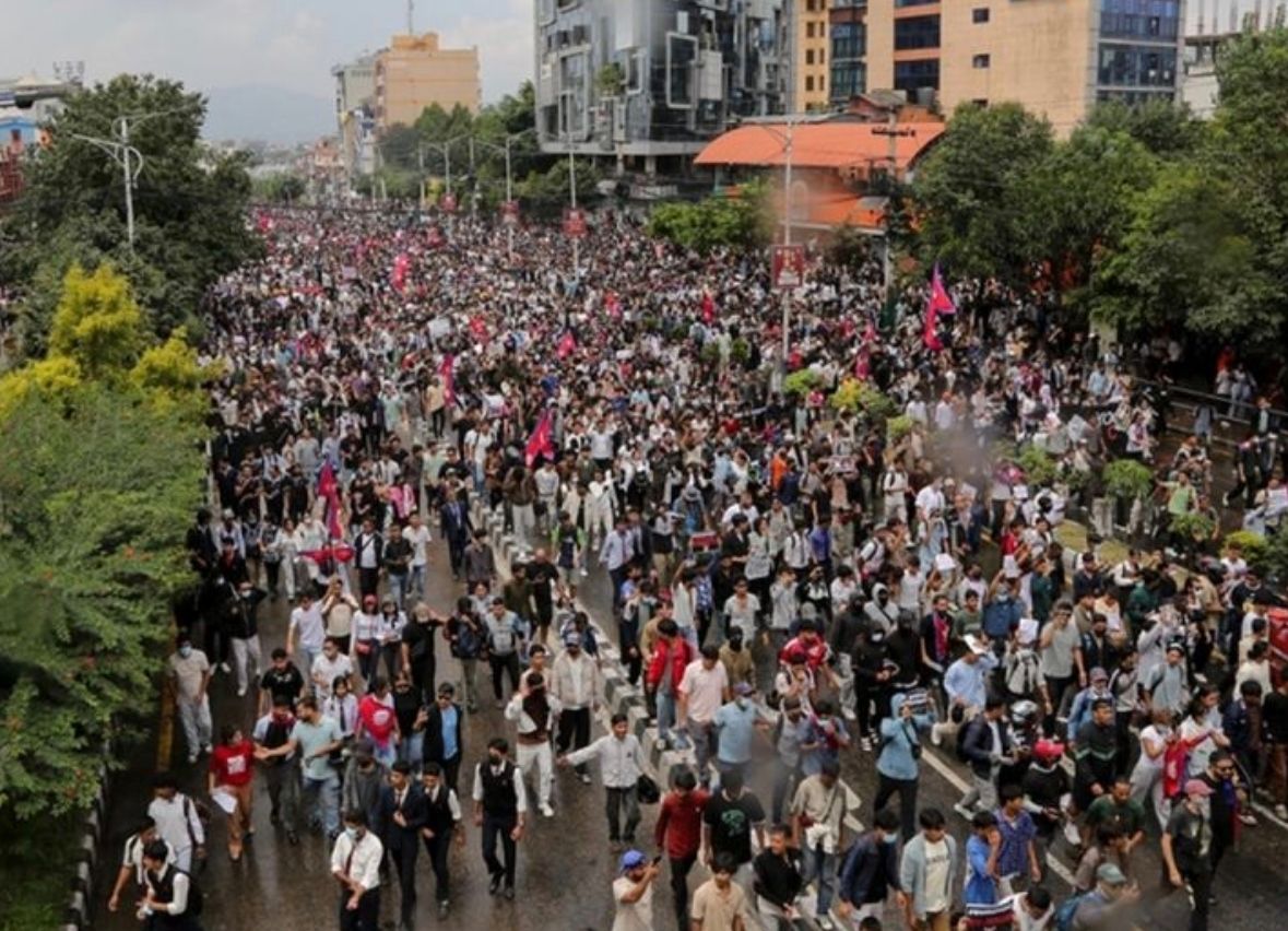 Istri Perdana Menteri Nepal Meninggal Dibakar Massa di Dalam Rumahnya