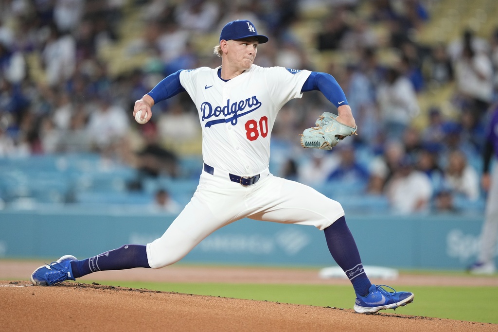 Dodgers open 2-game lead in NL West with 7-2 win over Rockies