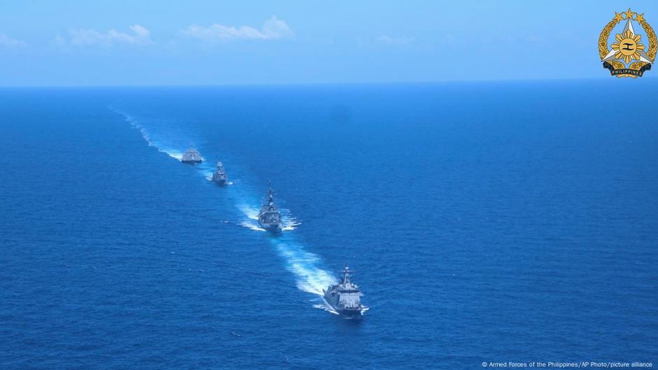 Australia to spend $1.1 billion on 'Ghost Shark' drone subs