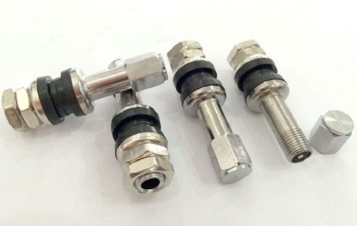 Komponen Kecil Ini Wajib Diganti Juga Ketika Mengganti Ban Motor dengan ...
