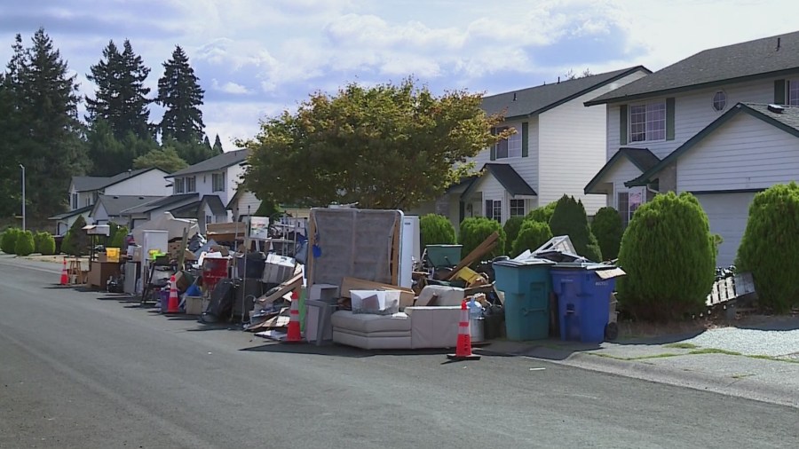 ‘Heartbreaking’: Vancouver couple in their 80s evicted, items thrown to ...