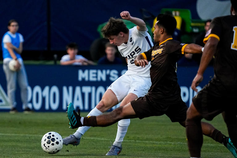 Zips' Jared Embick a big fan of 2-semester men's college soccer season