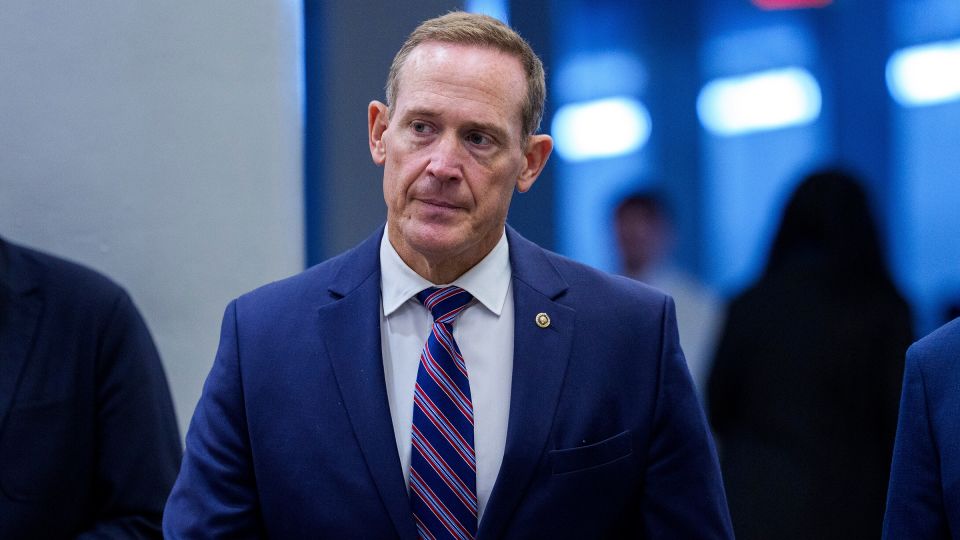 GOP senator rails on Trump’s DHS over slow pace of hurricane relief and ...